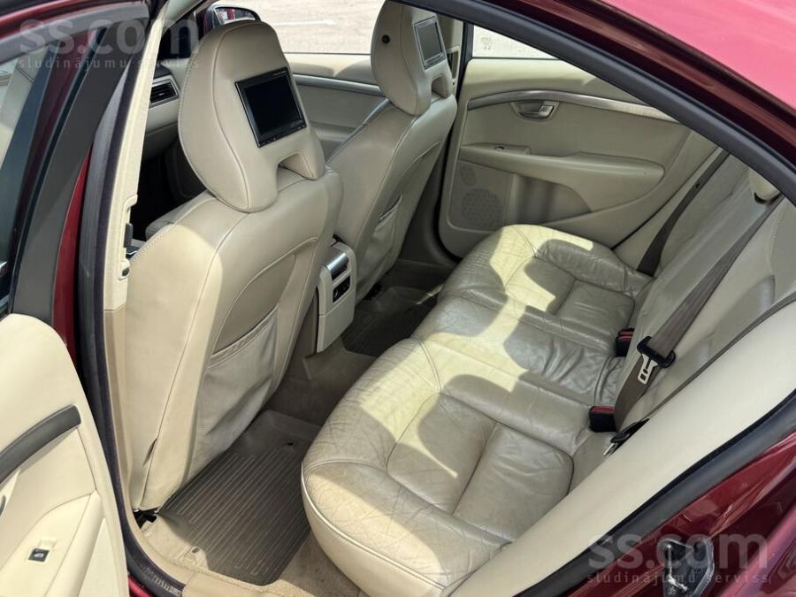 Red Volvo S80 2008 in Jelgava, with an engine capacity of 2.40 L and mileage of 307 thousand km for 3490 €, photo 8 on AUTOMOTO.COM.LV