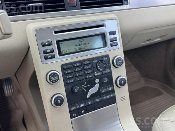 Sarkans Volvo S80 2008 Jelgava, ar dzinēja tilpumu 2.40 L un nobraukumu 307 tūkst. km par 3490 €, foto 9 vietnē AUTOMOTO.COM.LV