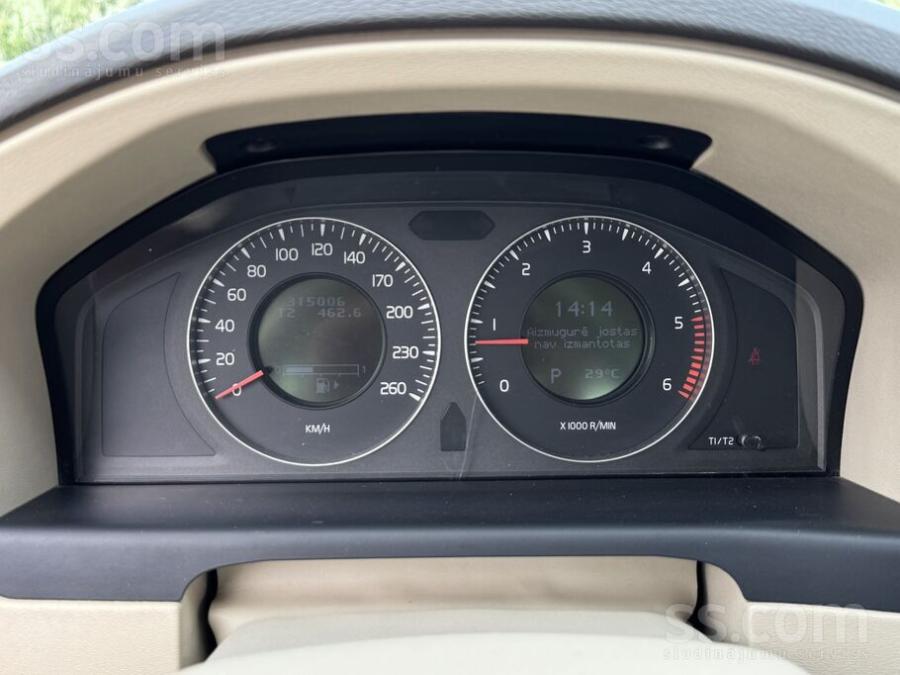 Red Volvo S80 2008 in Jelgava, with an engine capacity of 2.40 L and mileage of 307 thousand km for 3490 €, photo 11 on AUTOMOTO.COM.LV