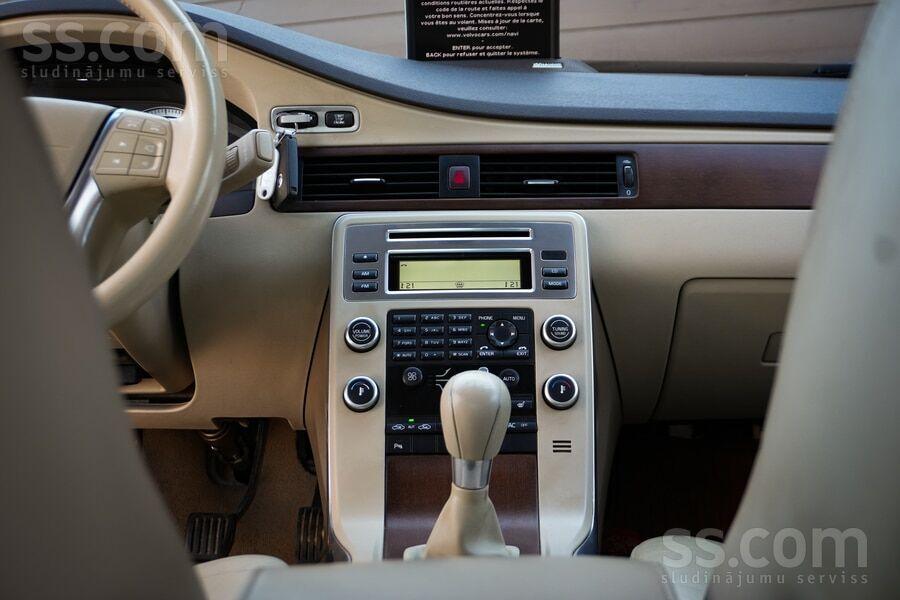 Sarkans Volvo S80 2010 Rīga, ar dzinēja tilpumu 2.00 L un nobraukumu 368 tūkst. km par 5290 €, foto 8 vietnē AUTOMOTO.COM.LV