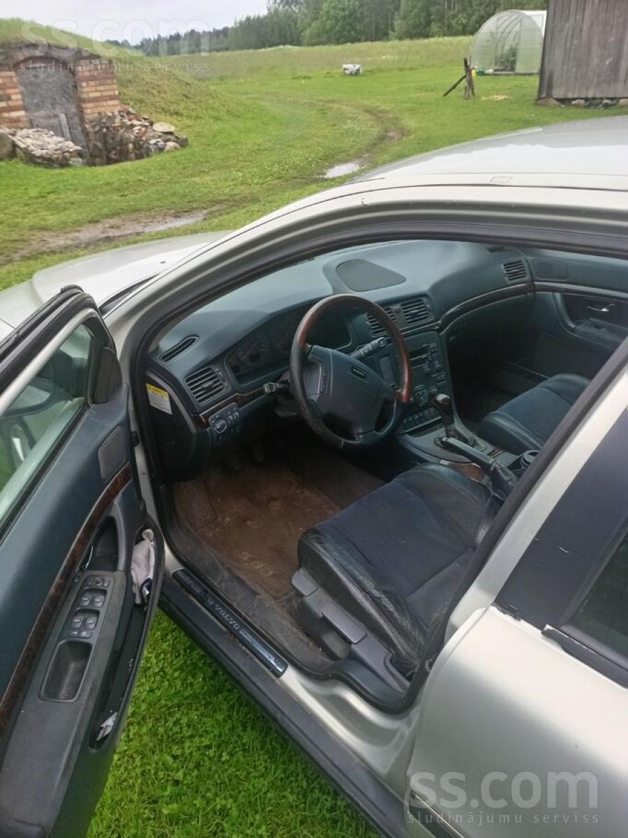 Volvo S80 1999 Valka, ar dzinēja tilpumu 2.50 L un nobraukumu 404 tūkst. km par 900 €, foto 1 vietnē AUTOMOTO.COM.LV