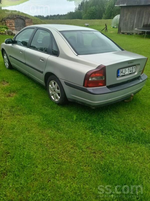 Volvo S80 1999 in Valka, with an engine capacity of 2.50 L and mileage of 404 thousand km for 900 €, photo 3 on AUTOMOTO.COM.LV