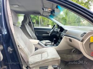 Volvo S80 1999 in Tallinn, with an engine capacity of 2.40 L and mileage of 356 thousand km for 990 €, photo 9 on AUTOMOTO.COM.LV