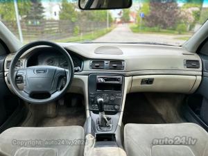Volvo S80 1999 in Tallinn, with an engine capacity of 2.40 L and mileage of 356 thousand km for 990 €, photo 13 on AUTOMOTO.COM.LV