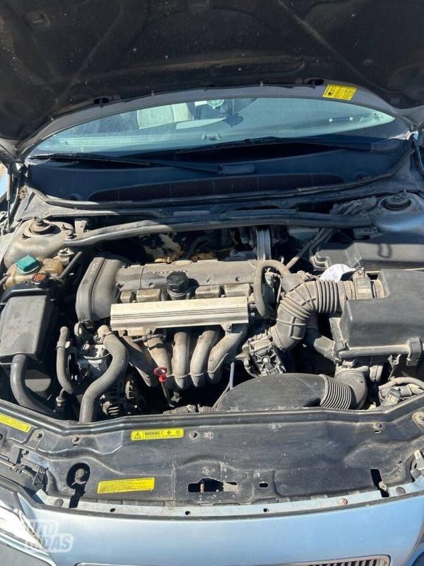 Volvo S80 1999 Kaišiadorys, ar dzinēja tilpumu 2.40 L un nobraukumu 400 tūkst. km par 700 €, foto 3 vietnē AUTOMOTO.COM.LV
