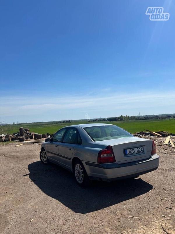 Volvo S80 1999 Kaišiadorys, ar dzinēja tilpumu 2.40 L un nobraukumu 400 tūkst. km par 700 €, foto 9 vietnē AUTOMOTO.COM.LV