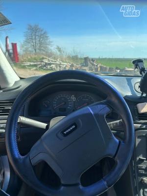 Volvo S80 1999 Kaišiadorys, ar dzinēja tilpumu 2.40 L un nobraukumu 400 tūkst. km par 700 €, foto 17 vietnē AUTOMOTO.COM.LV