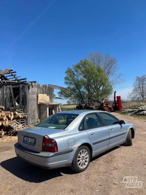 Volvo S80 1999 Kaišiadorys, ar dzinēja tilpumu 2.40 L un nobraukumu 400 tūkst. km par 700 €, foto 24 vietnē AUTOMOTO.COM.LV