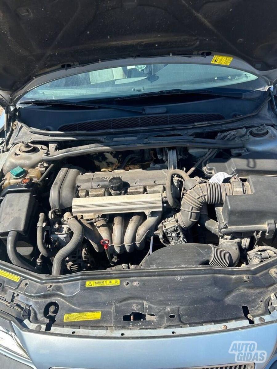 Volvo S80 1999 Kaišiadorys, ar dzinēja tilpumu 2.40 L un nobraukumu 400 tūkst. km par 700 €, foto 28 vietnē AUTOMOTO.COM.LV