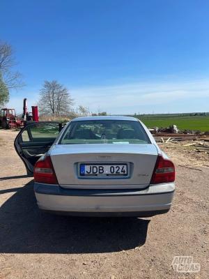 Volvo S80 1999 Kaišiadorys, ar dzinēja tilpumu 2.40 L un nobraukumu 400 tūkst. km par 700 €, foto 29 vietnē AUTOMOTO.COM.LV