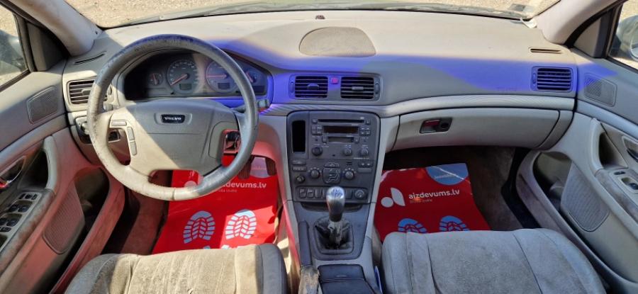 Volvo S80 1999 in Riga, with an engine capacity of 2.40 L and mileage of 408 thousand km for 850 €, photo 10 on AUTOMOTO.COM.LV