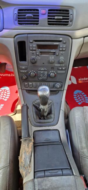 Volvo S80 1999 in Riga, with an engine capacity of 2.40 L and mileage of 408 thousand km for 850 €, photo 12 on AUTOMOTO.COM.LV