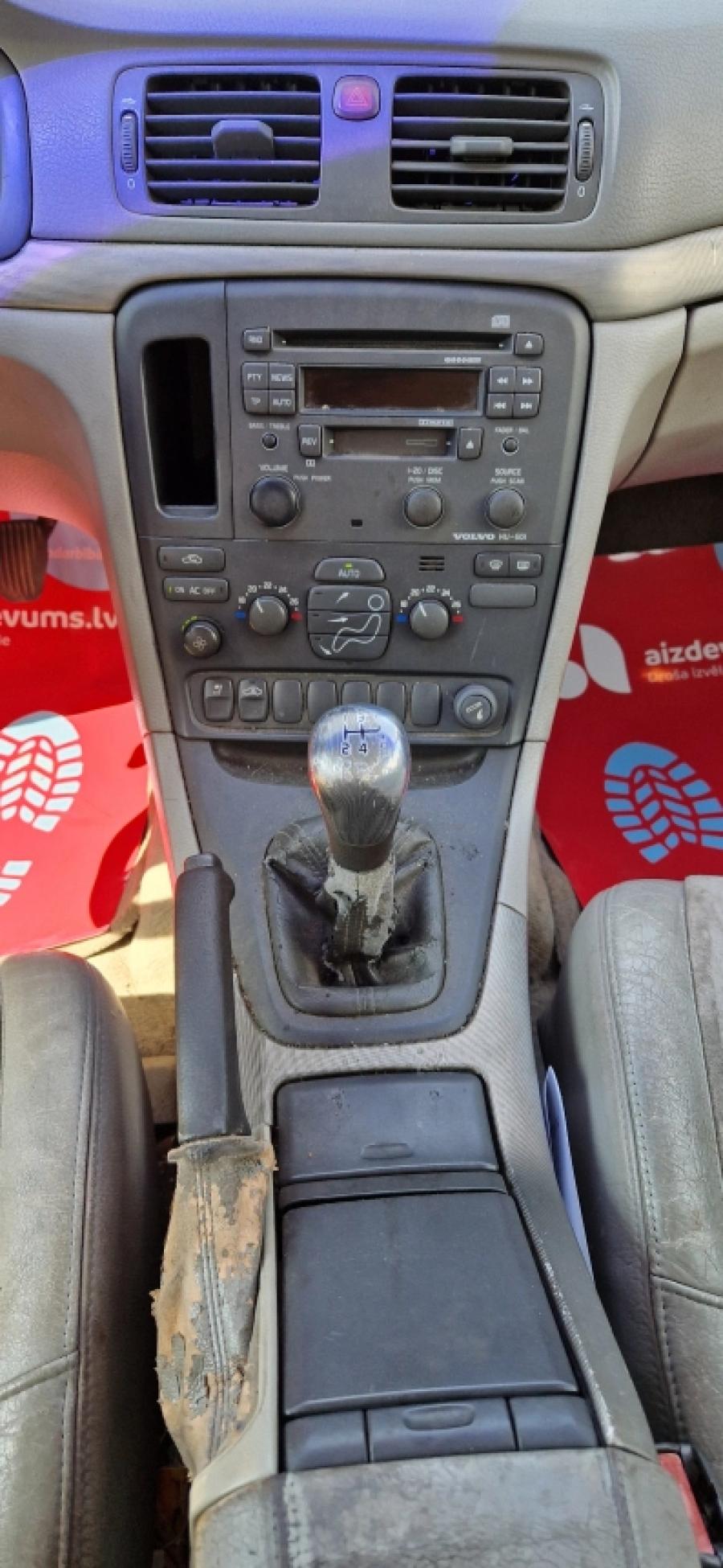 Volvo S80 1999 in Riga, with an engine capacity of 2.40 L and mileage of 408 thousand km for 850 €, photo 12 on AUTOMOTO.COM.LV