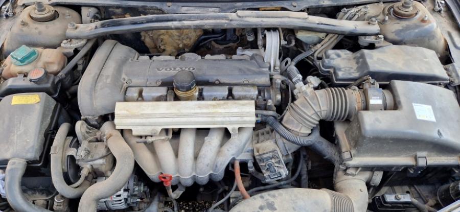 Volvo S80 1999 in Riga, with an engine capacity of 2.40 L and mileage of 408 thousand km for 850 €, photo 27 on AUTOMOTO.COM.LV