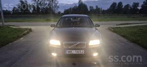 Volvo S80 1999 Rēzekne, ar dzinēja tilpumu 2.40 L un nobraukumu 296 tūkst. km par 1200 €, foto  vietnē AUTOMOTO.COM.LV