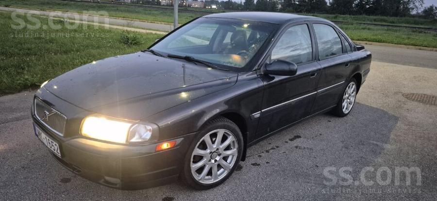 Volvo S80 1999 Rēzekne, ar dzinēja tilpumu 2.40 L un nobraukumu 296 tūkst. km par 1200 €, foto 3 vietnē AUTOMOTO.COM.LV