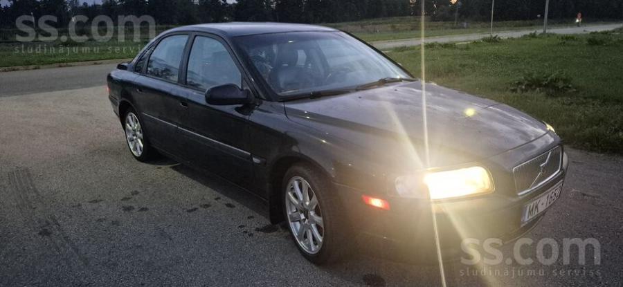 Volvo S80 1999 Rēzekne, ar dzinēja tilpumu 2.40 L un nobraukumu 296 tūkst. km par 1200 €, foto 4 vietnē AUTOMOTO.COM.LV