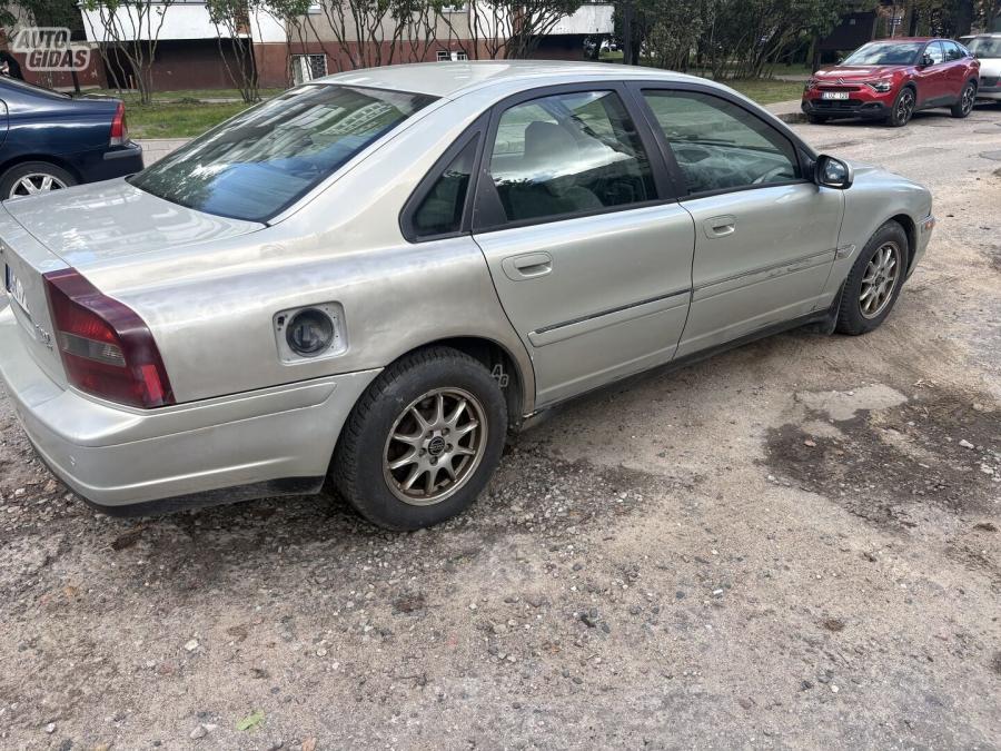 Volvo S80 1999 in Vilnius, with an engine capacity of 2.50 L and mileage of 435 thousand km for 430 €, photo 3 on AUTOMOTO.COM.LV