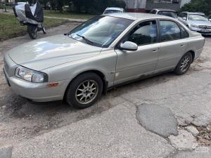 Volvo S80 1999 in Vilnius, with an engine capacity of 2.50 L and mileage of 435 thousand km for 430 €, photo 5 on AUTOMOTO.COM.LV