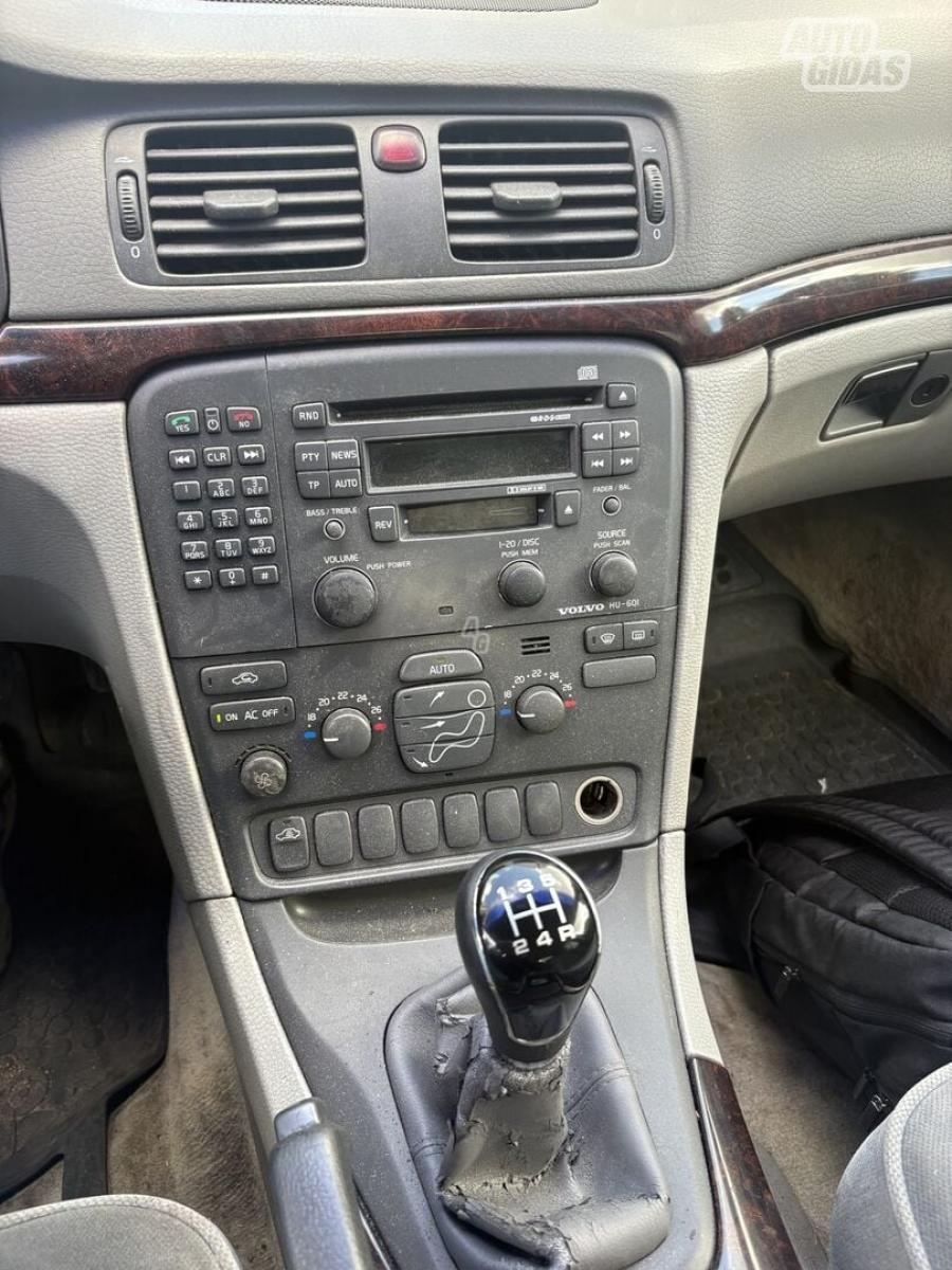 Volvo S80 1999 in Vilnius, with an engine capacity of 2.50 L and mileage of 435 thousand km for 430 €, photo 8 on AUTOMOTO.COM.LV