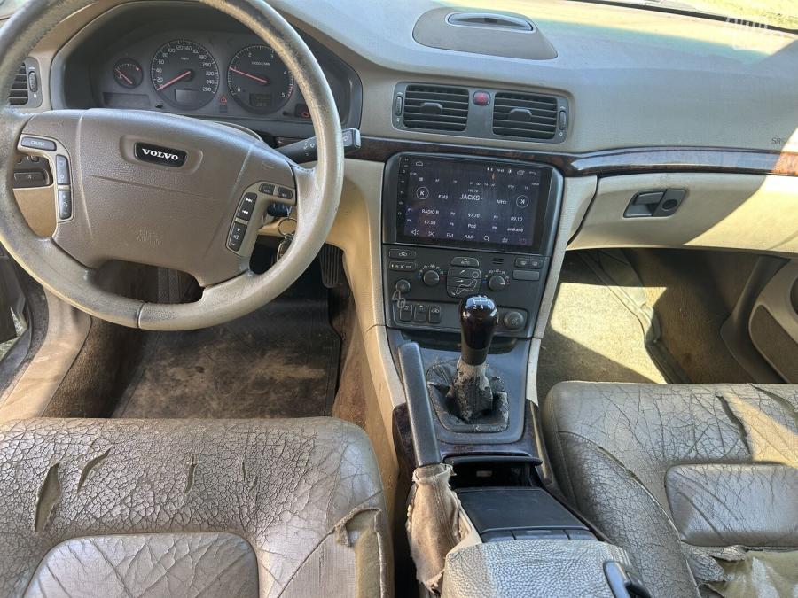 Volvo S80 2000 Varėna, ar dzinēja tilpumu 2.50 L un nobraukumu 387 tūkst. km par 580 €, foto 8 vietnē AUTOMOTO.COM.LV