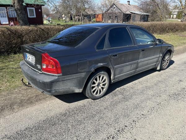 Volvo S80 2000 in Varena, with an engine capacity of 2.50 L and mileage of 387 thousand km for 550 €, photo 5 on AUTOMOTO.COM.LV