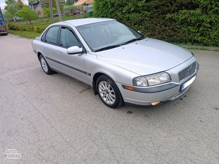 Volvo S80 2000 Raseiniai, ar dzinēja tilpumu 2.50 L un nobraukumu 331 tūkst. km par 880 €, foto 1 vietnē AUTOMOTO.COM.LV