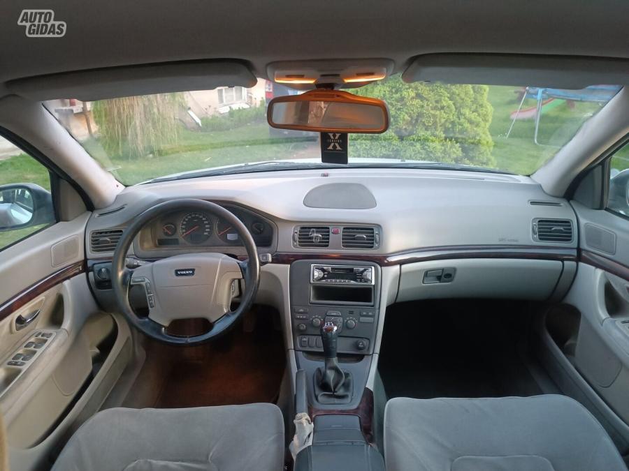 Volvo S80 2000 Raseiniai, ar dzinēja tilpumu 2.50 L un nobraukumu 331 tūkst. km par 880 €, foto 8 vietnē AUTOMOTO.COM.LV
