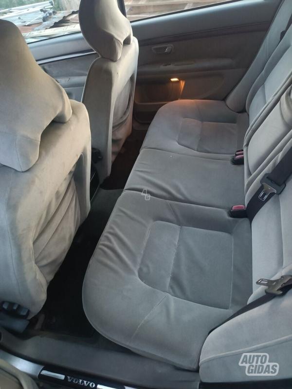 Volvo S80 2000 Raseiniai, ar dzinēja tilpumu 2.50 L un nobraukumu 331 tūkst. km par 880 €, foto 8 vietnē AUTOMOTO.COM.LV