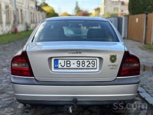 Volvo S80 2000 in Jelgava, with an engine capacity of 2.40 L and mileage of 481 thousand km for 1200 €, photo 5 on AUTOMOTO.COM.LV