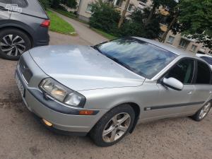 Volvo S80 2000 in Panevezys, with an engine capacity of 2.40 L and mileage of 469 thousand km for 650 €, photo 5 on AUTOMOTO.COM.LV