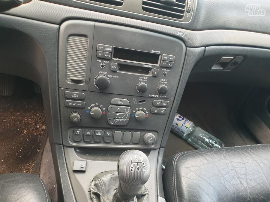 Volvo S80 2000 in Panevezys, with an engine capacity of 2.40 L and mileage of 469 thousand km for 650 €, photo 13 on AUTOMOTO.COM.LV
