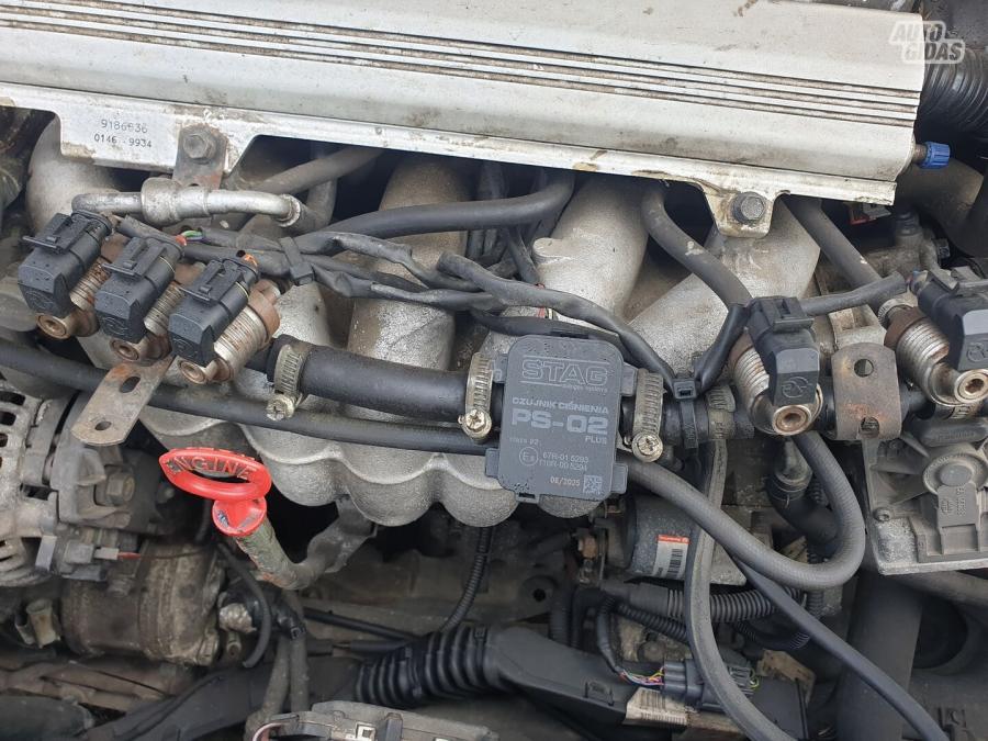 Volvo S80 2000 in Panevezys, with an engine capacity of 2.40 L and mileage of 469 thousand km for 650 €, photo 14 on AUTOMOTO.COM.LV