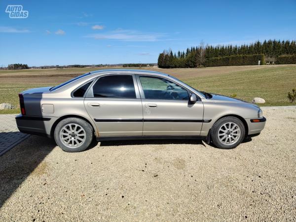 Volvo S80 2000 in Plunge, with an engine capacity of 2.50 L and mileage of 430 thousand km for 800 €, photo 5 on AUTOMOTO.COM.LV