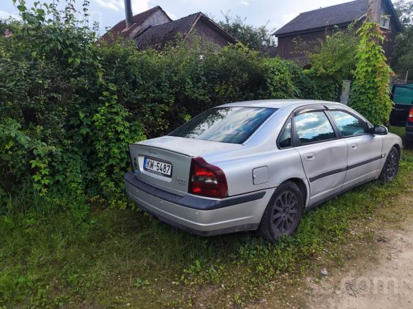 Volvo S80 2001 in Riga, with an engine capacity of 2.50 L and mileage of 500 thousand km for 800 €, photo 2 on AUTOMOTO.COM.LV