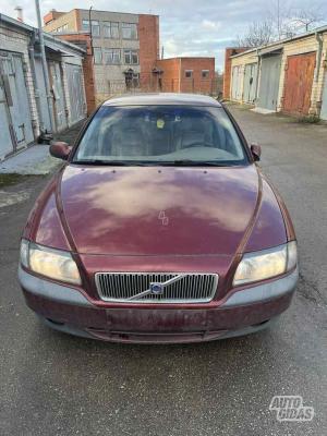 Volvo S80 2001 in Panevezys, with an engine capacity of 2.40 L and mileage of 300 thousand km for 500 €, photo 2 on AUTOMOTO.COM.LV