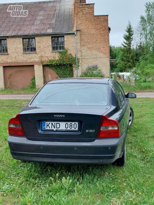 Volvo S80 2001 in Utena, with an engine capacity of 2.40 L and mileage of 344 thousand km for 800 €, photo 3 on AUTOMOTO.COM.LV