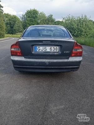 Volvo S80 2001 in Sakiai, with an engine capacity of 2.50 L and mileage of 287 thousand km for 2000 €, photo 4 on AUTOMOTO.COM.LV