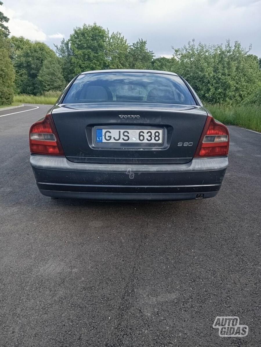 Volvo S80 2001 in Sakiai, with an engine capacity of 2.50 L and mileage of 287 thousand km for 2000 €, photo 4 on AUTOMOTO.COM.LV