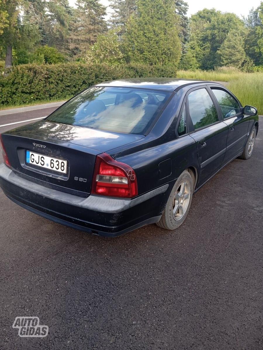 Volvo S80 2001 in Sakiai, with an engine capacity of 2.50 L and mileage of 287 thousand km for 2000 €, photo 5 on AUTOMOTO.COM.LV