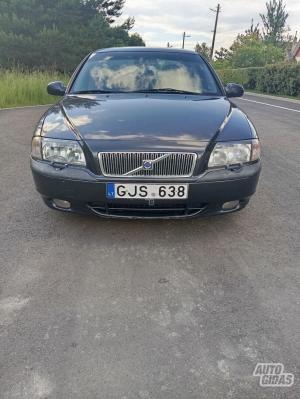 Volvo S80 2001 in Sakiai, with an engine capacity of 2.50 L and mileage of 287 thousand km for 2000 €, photo 6 on AUTOMOTO.COM.LV