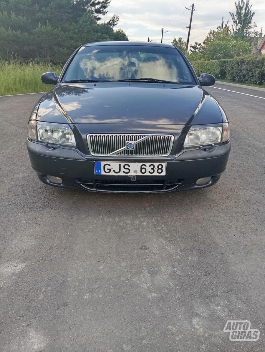Volvo S80 2001 in Sakiai, with an engine capacity of 2.50 L and mileage of 287 thousand km for 2000 €, photo 6 on AUTOMOTO.COM.LV