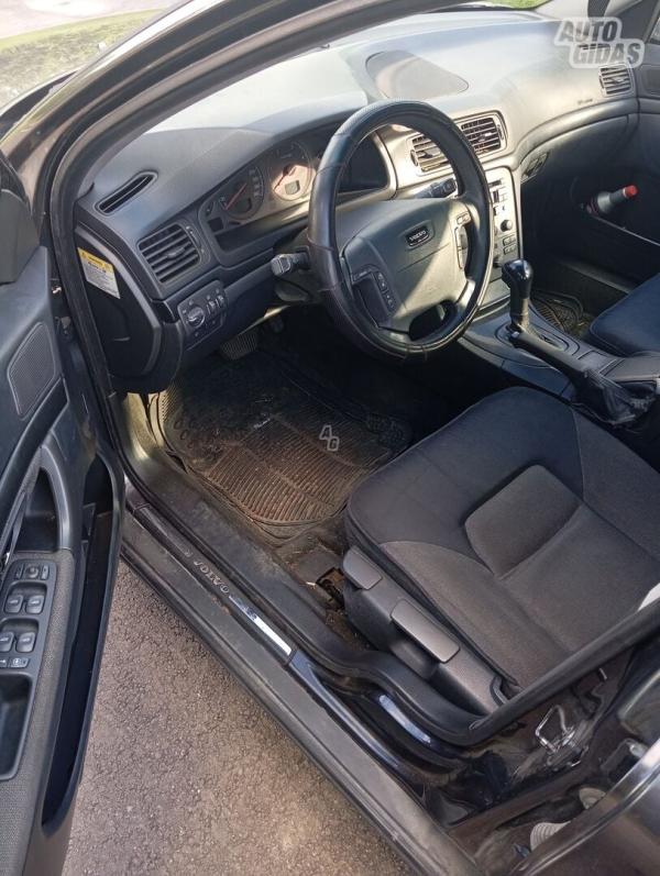 Volvo S80 2001 in Sakiai, with an engine capacity of 2.50 L and mileage of 287 thousand km for 2000 €, photo 10 on AUTOMOTO.COM.LV