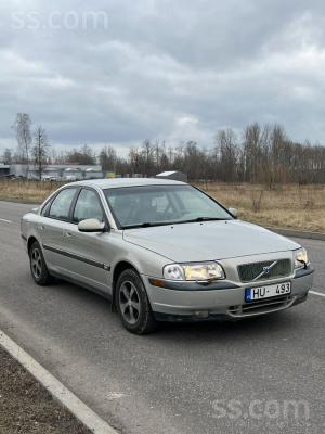 Volvo S80 2001 in Riga, with an engine capacity of 2.50 L and mileage of 360 thousand km for 980 €, photo 3 on AUTOMOTO.COM.LV