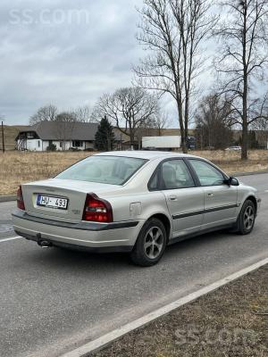 Volvo S80 2001 in Riga, with an engine capacity of 2.50 L and mileage of 360 thousand km for 980 €, photo 4 on AUTOMOTO.COM.LV