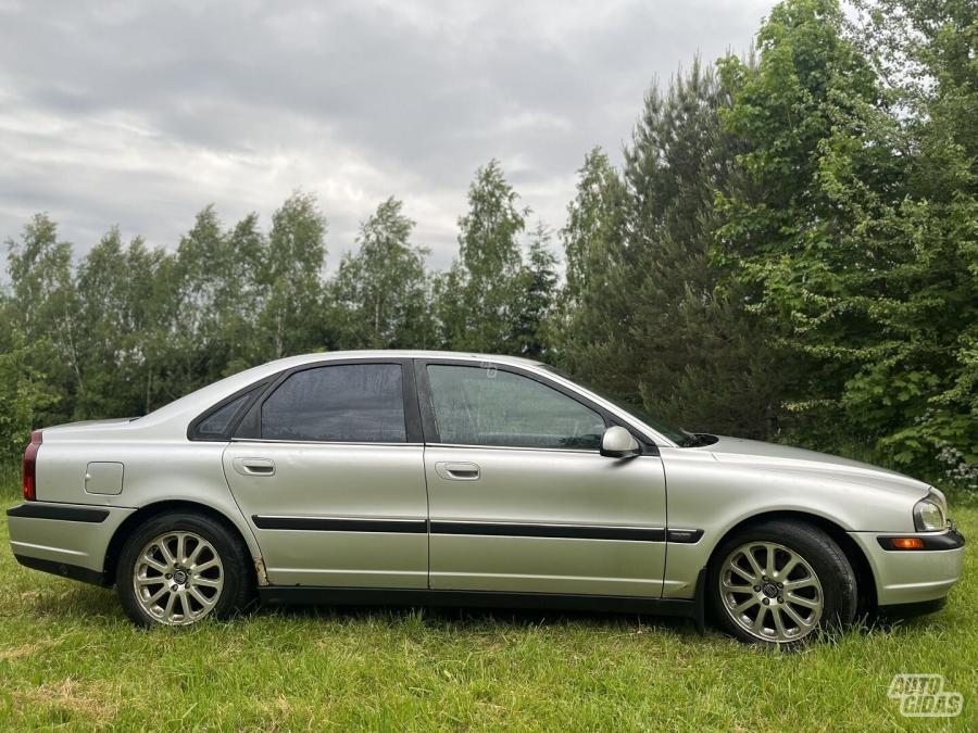 Volvo S80 2001 in Vilnius, with an engine capacity of 2.90 L and mileage of 350 thousand km for 850 €, photo 5 on AUTOMOTO.COM.LV