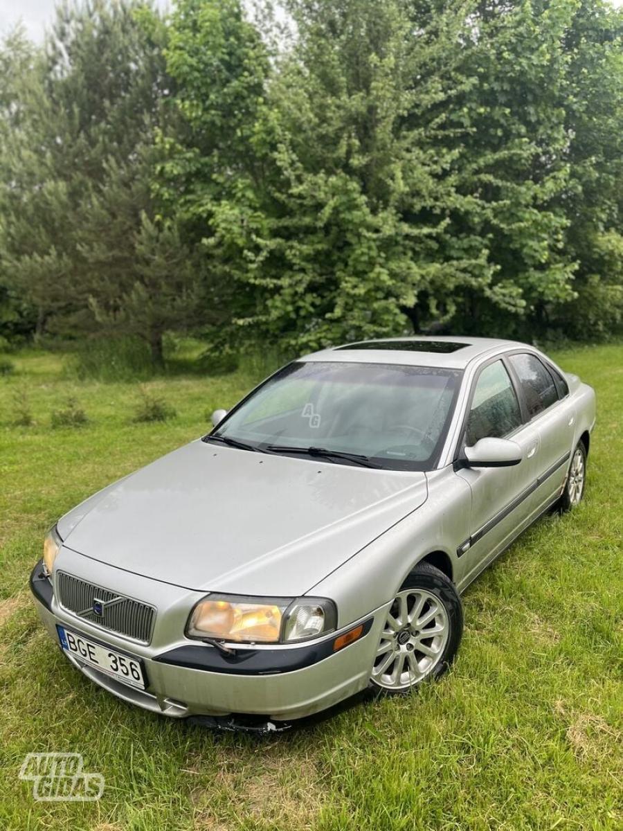 Volvo S80 2001 in Vilnius, with an engine capacity of 2.90 L and mileage of 350 thousand km for 850 €, photo 9 on AUTOMOTO.COM.LV