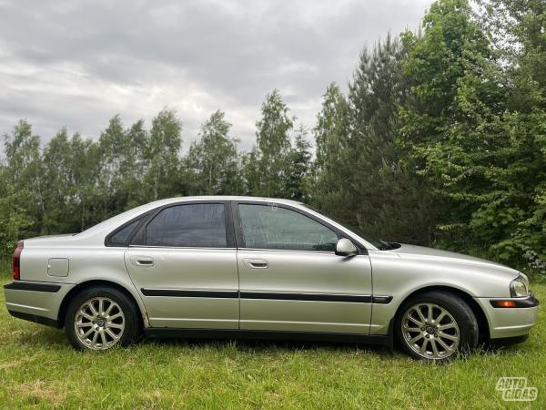 Volvo S80 2001 in Vilnius, with an engine capacity of 2.90 L and mileage of 350 thousand km for 850 €, photo 4 on AUTOMOTO.COM.LV