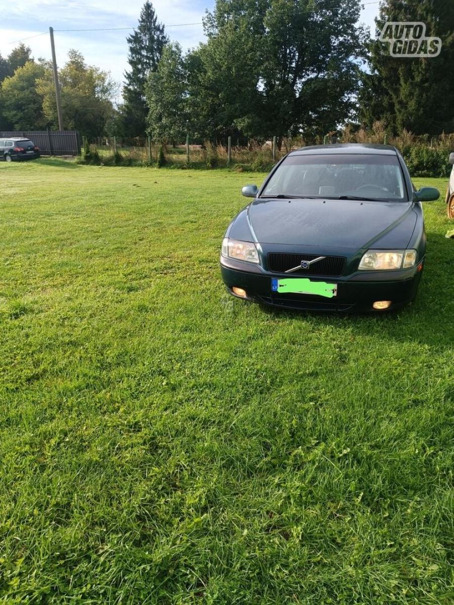 Вольво С80 2001 в Вильнюс, объемом двигателя 2.40 л и пробегом 0 тыс. км за 1000 €, фото 1 на AUTOMOTO.COM.LV