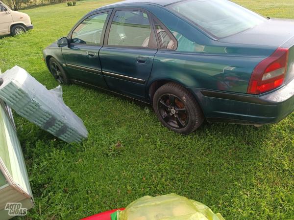 Вольво С80 2001 в Вильнюс, объемом двигателя 2.40 л и пробегом 0 тыс. км за 1000 €, фото 4 на AUTOMOTO.COM.LV